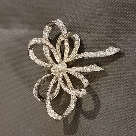 Carolee | Jewelry | Vintage Carolee Rhinestone Broachpin | Poshmark